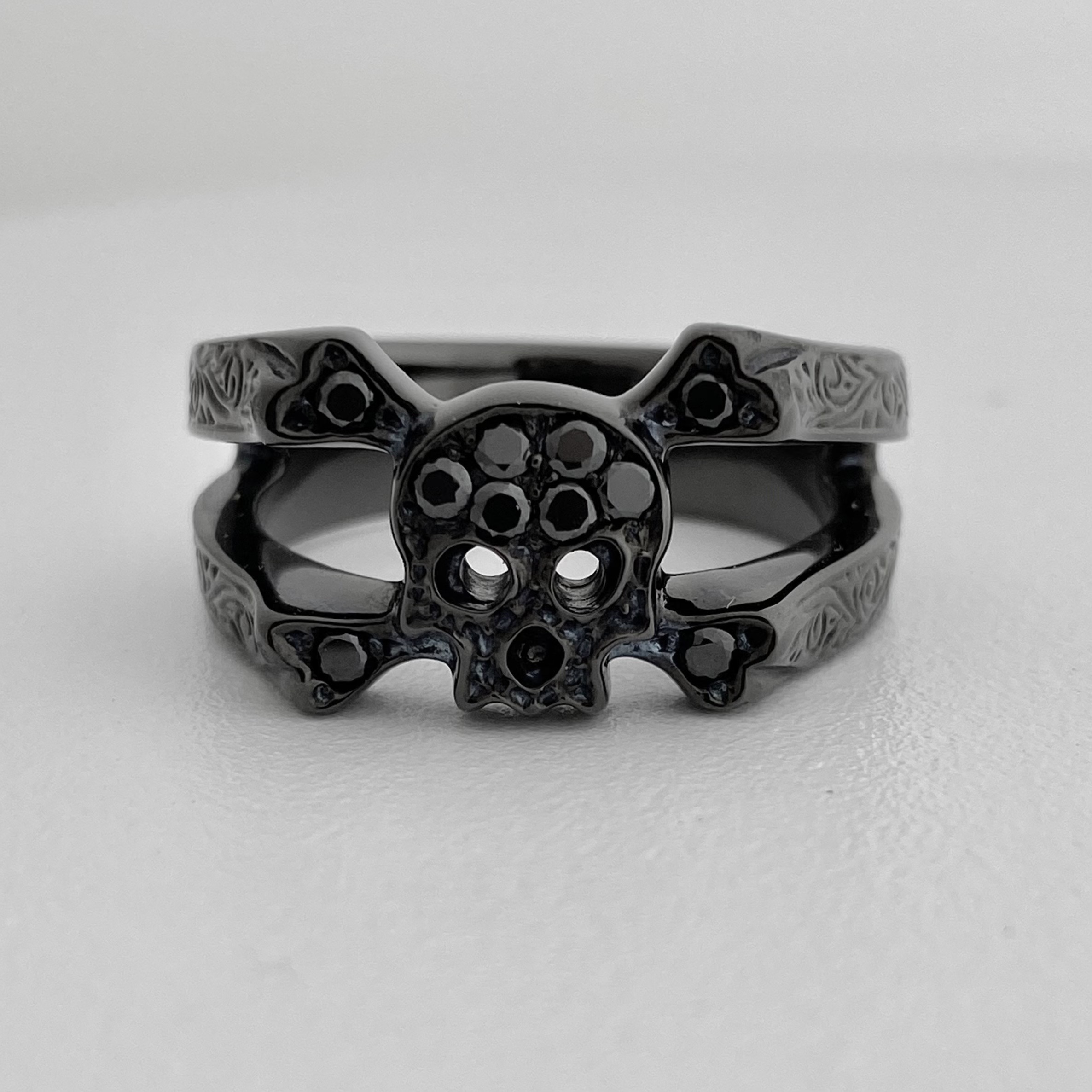 SKULL & BONES RING / SILVER / BLACK ZIRCONIA / BLACK RUTHENIUM BLACK ...